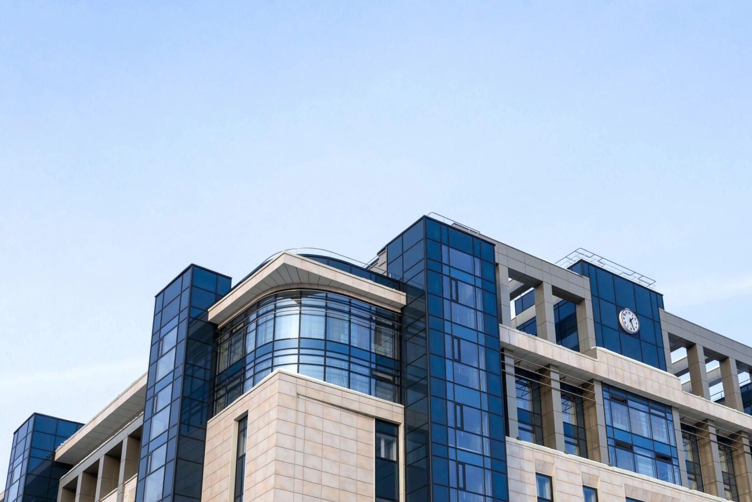 7 Ways to Brighten the Outdoor Area of Your Office Building - Morning ...